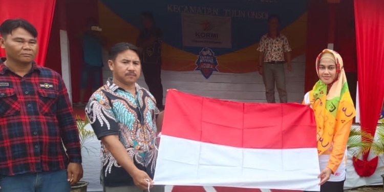 Bupati Laura Dukung Gerakan Pembagian 10 Juta Bendera Merah Putih ... Bupati Laura Dukung Gerakan Pembagian 10 Juta Bendera Merah Putih ...
